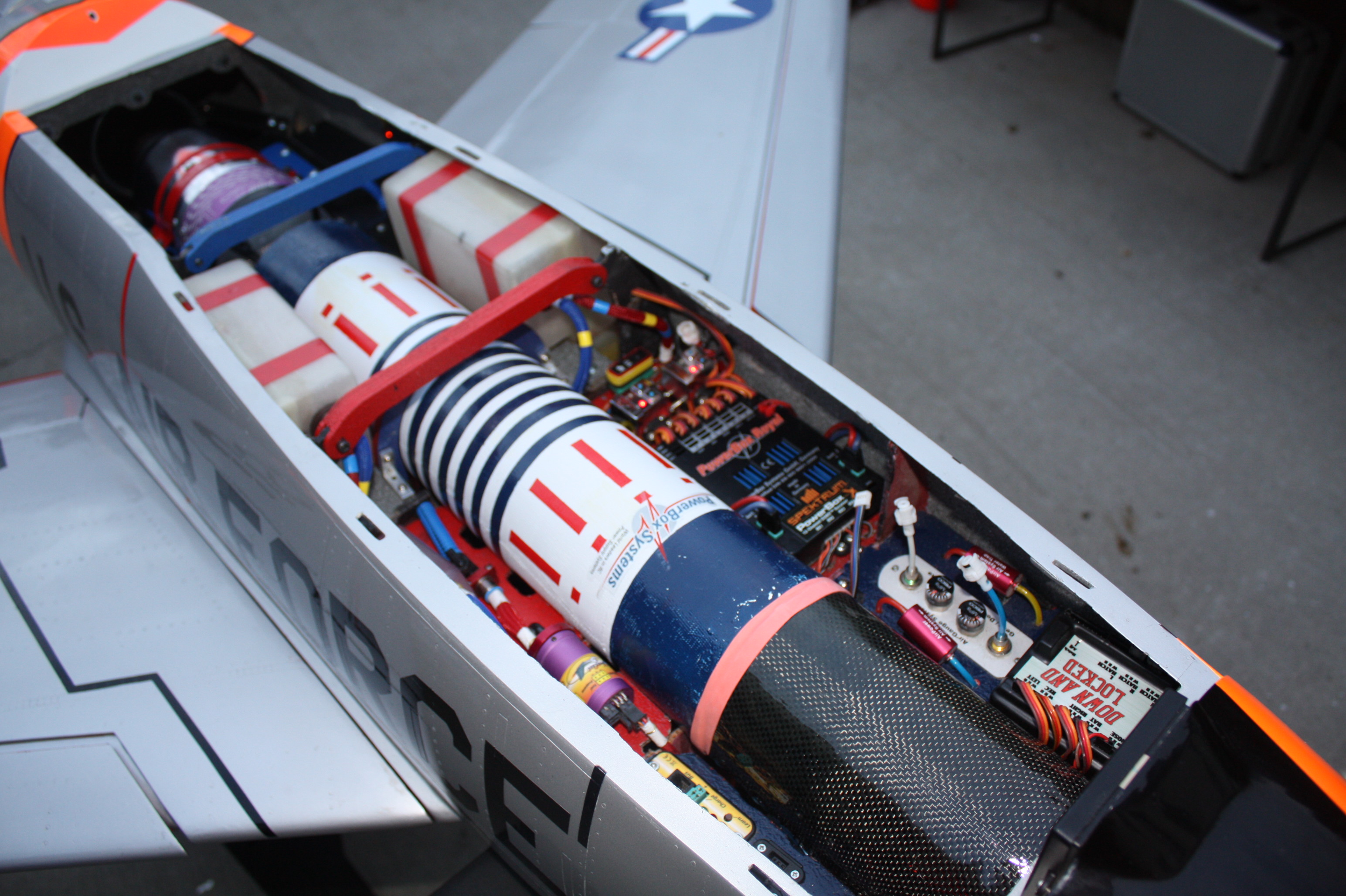 Reciever question for a carbon fuselage - RCU Forums